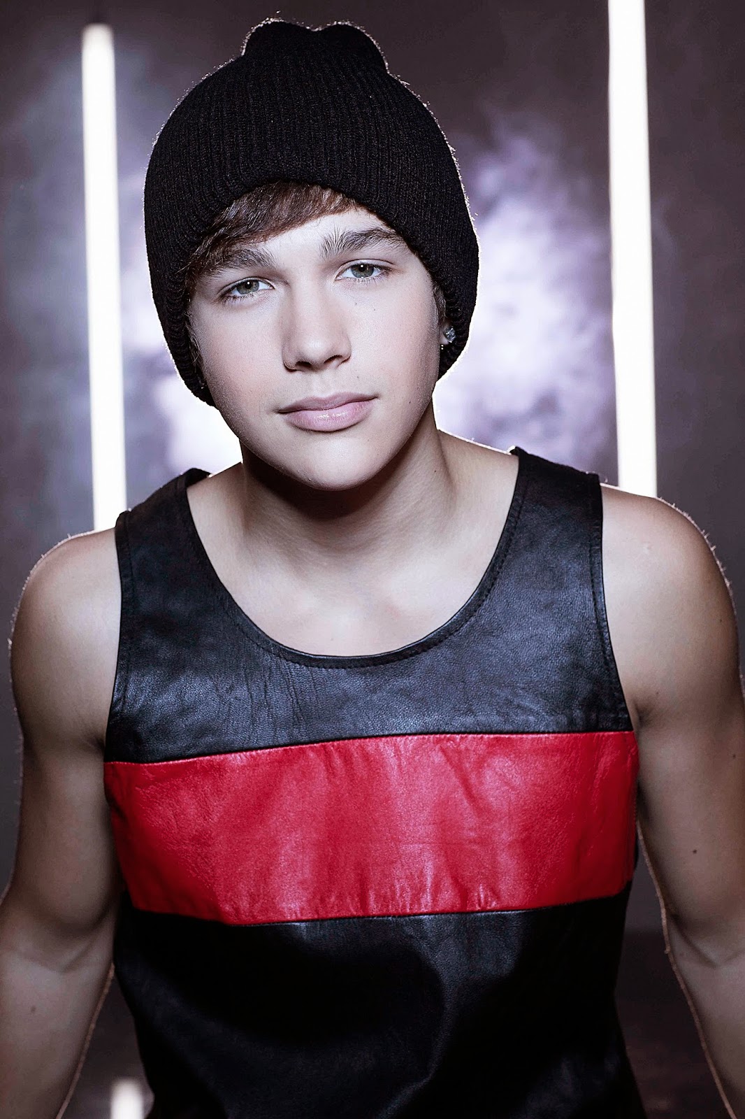 El Lavadero de las Muñecas: AUSTIN MAHONE ESTRENA EL VIDEO DE 'MMM YEAH'