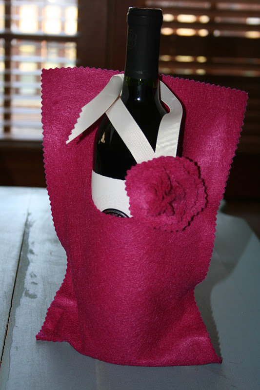 Glimmer And Grit: No Sew Felt Booze Bag :) Just in time for Christmas!!!