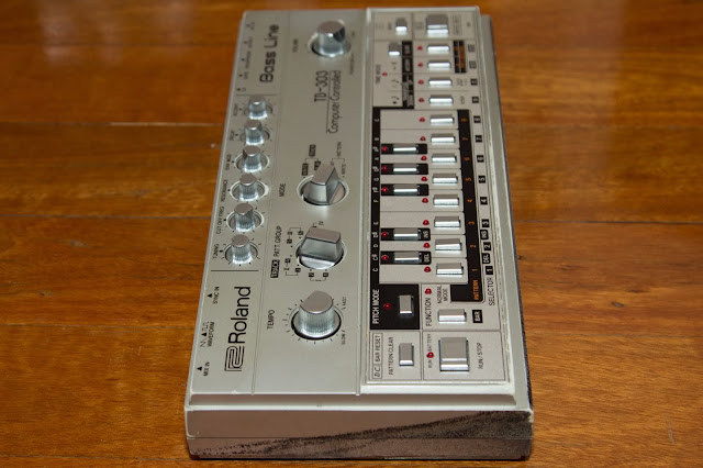 MATRIXSYNTH: Roland TB-303 - original iconic synth