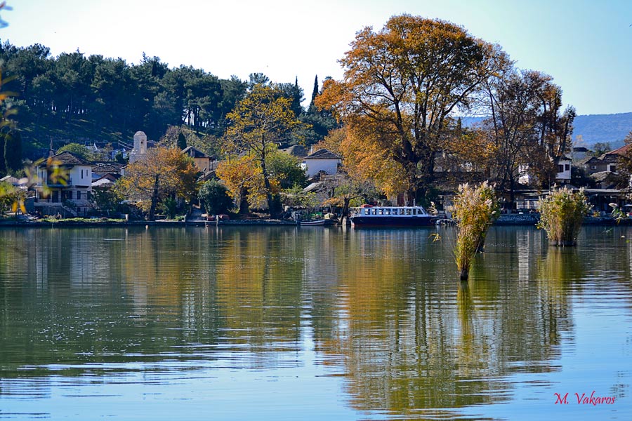 Photos from Ioannina: Κοιτάζοντας το Νησί των Ιωαννίνων από την Ντραμπάτοβα