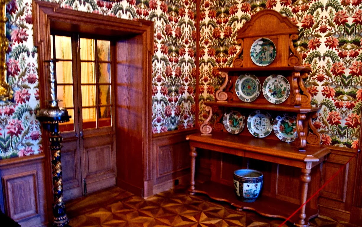 loveisspeed.......: The Menshikov Palace is a Petrine Baroque edifice ...