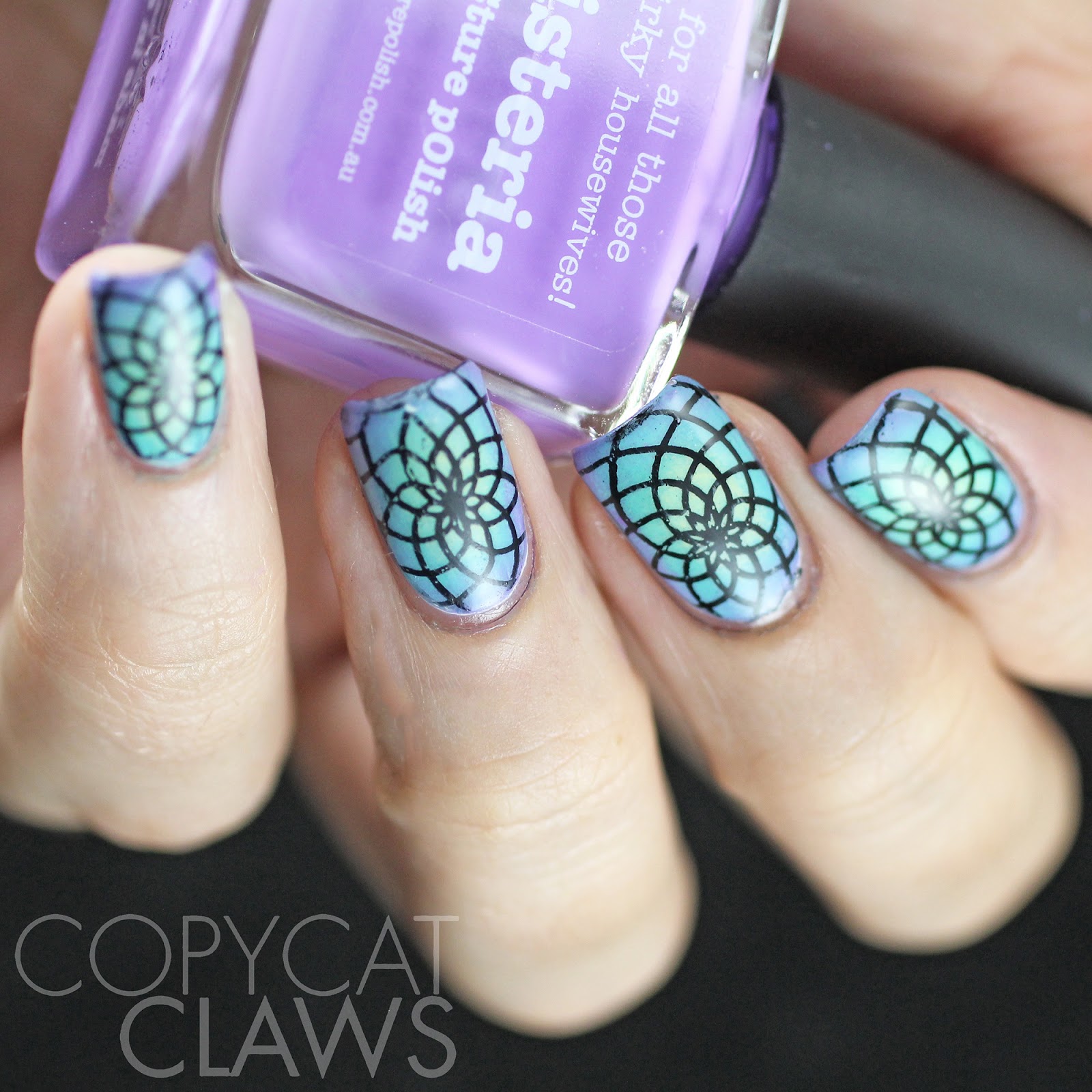 Copycat Claws: Sunday Stamping - Over A Radial Gradient