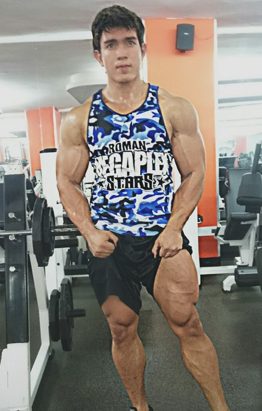 the beauty of male muscle: Daniel