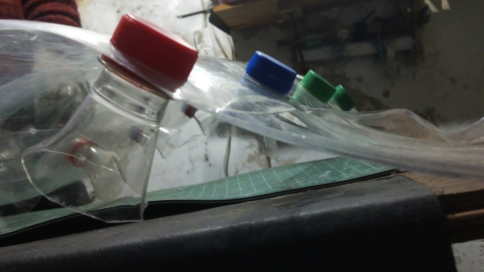 CreacionesExperimentales: Techo - laminas de PET vinculadas por pico y ...