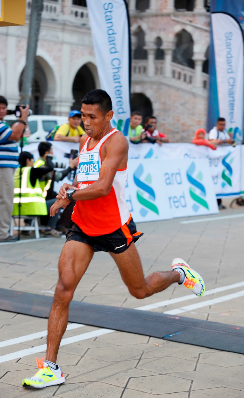 STANDARD CHARTERED KL MARATHON 2014 ANNOUNCE WINNERS ~ TRISTUPE.COM