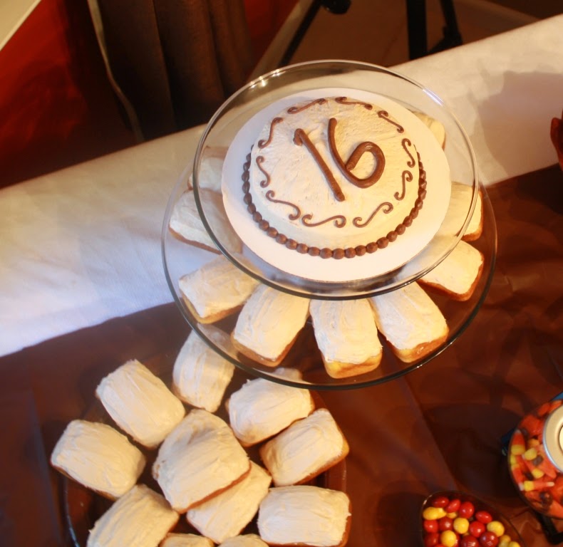 Party Cakes: Mini Maple Bar Cakes