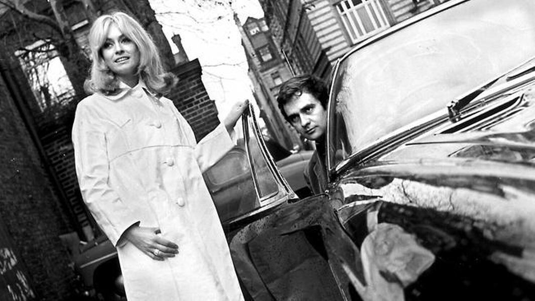 Los Grandes Fotografos: Lewis Morley (1925-2013)