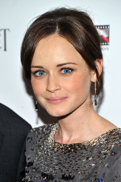 Alexis Bledel, style, hairstyles and dresses - Celebrity pictures
