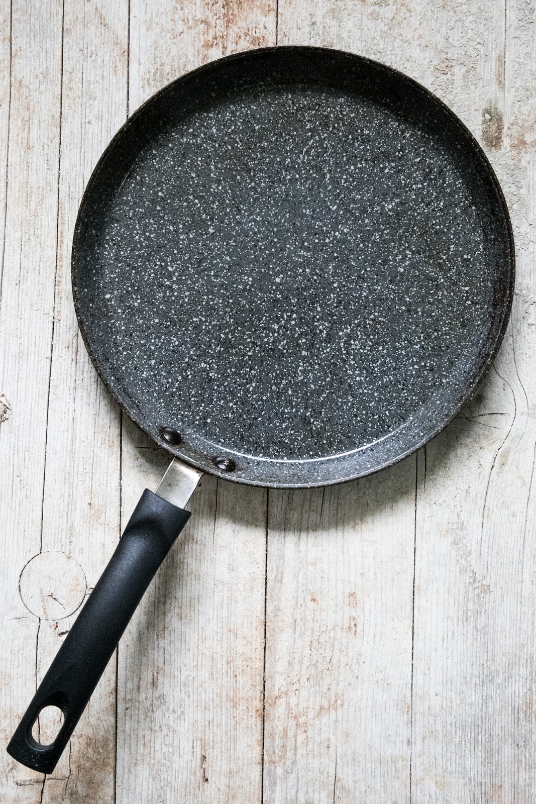 Katero ponev kupiti ali vse moje ponve - Uglašena kuhinja