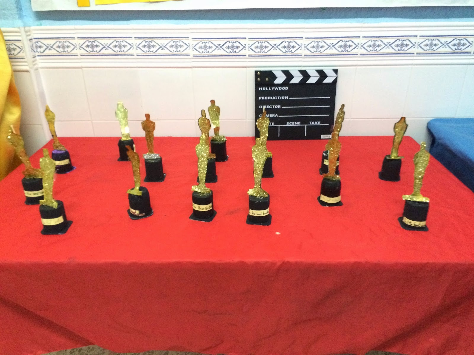 OUR ENGLISH CLASS: And the oscar goes to .... ( Display)