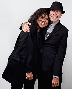 Straining over the blog..... More Tales from an Urbane Flâneur: Happy ...