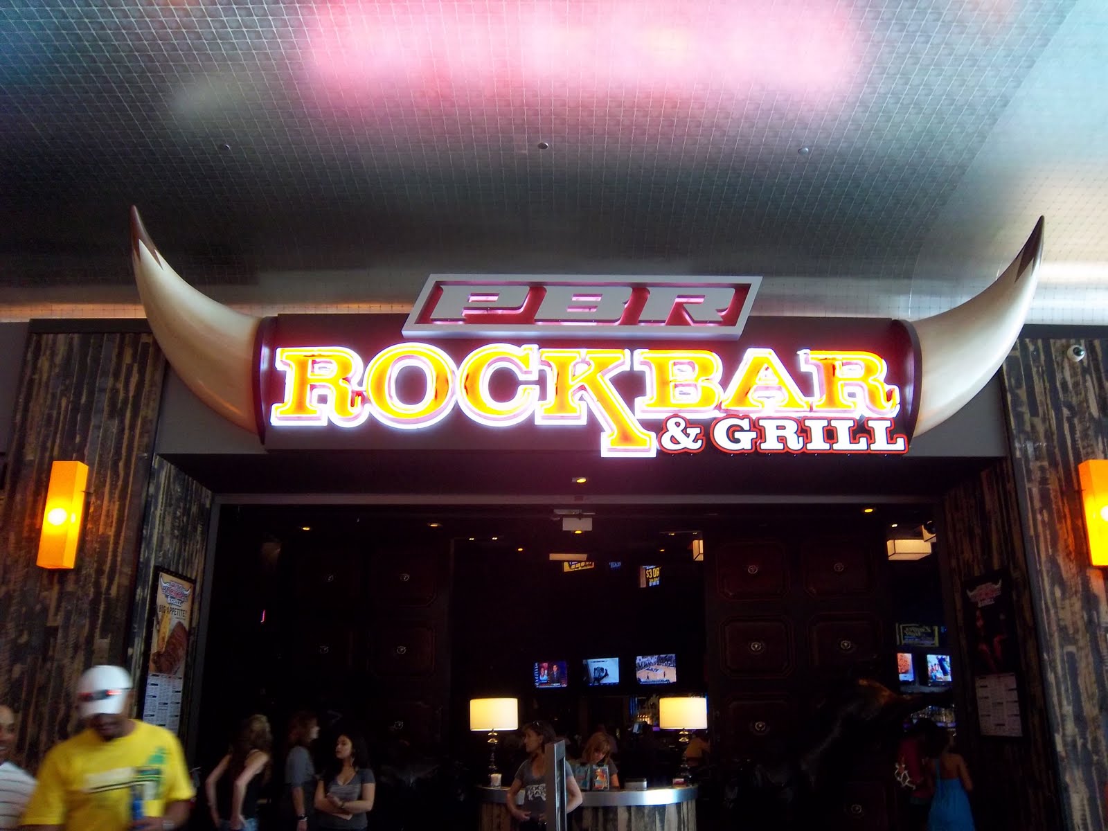 HayleysMom on Vegas: Restaurant Review: PBR Rock Bar & Grill at Planet ...