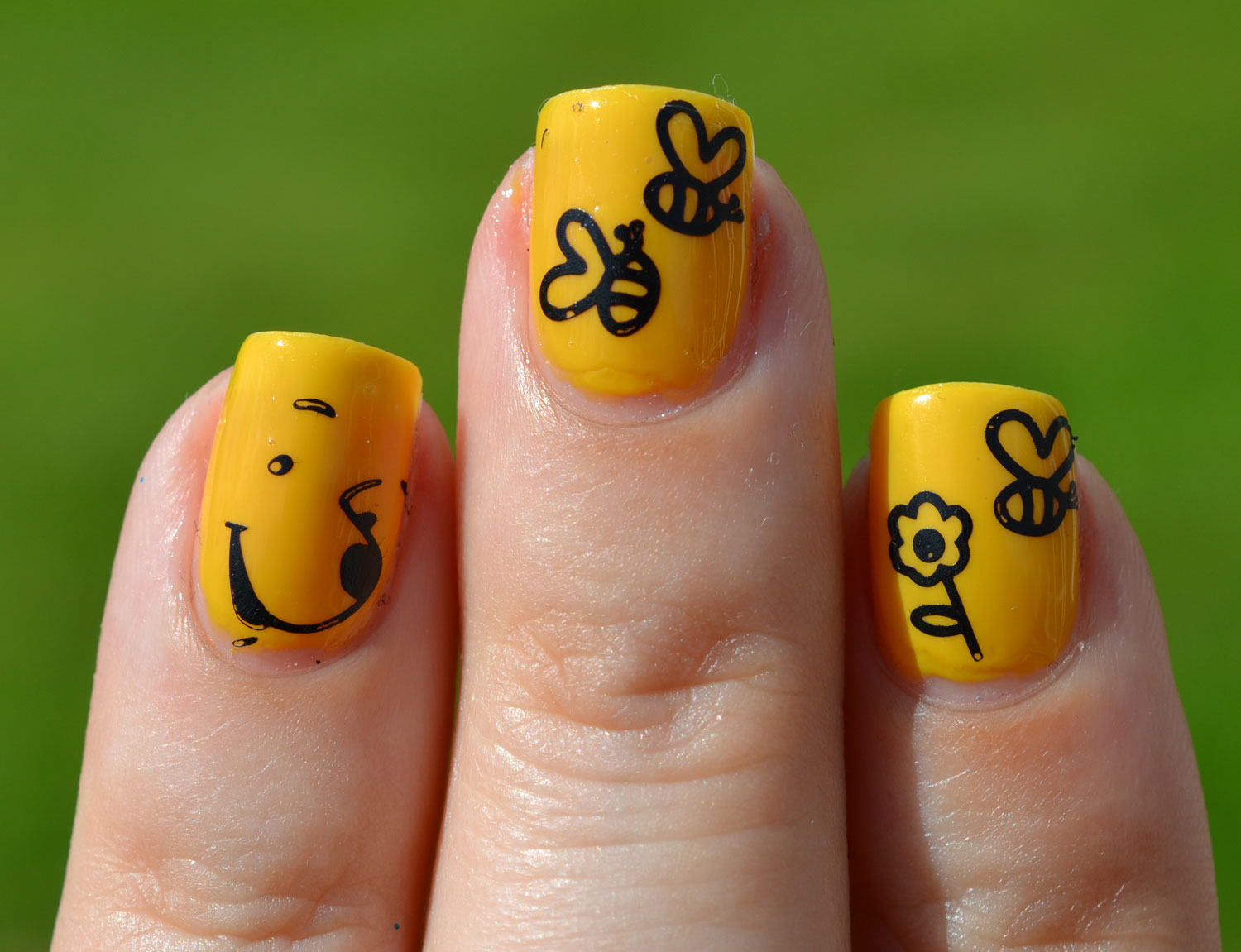 Lacky Corner: Nailart Sunday: Nalle Puh