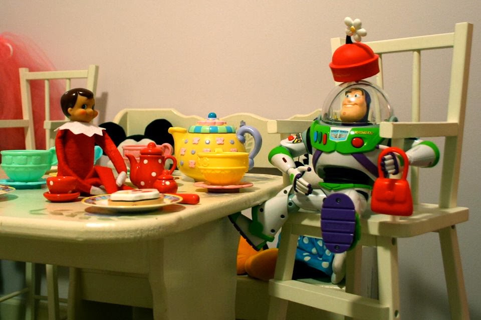 Tea with Mrs. Nesbitt: See the Hat? I'm Mrs. Nesbitt!