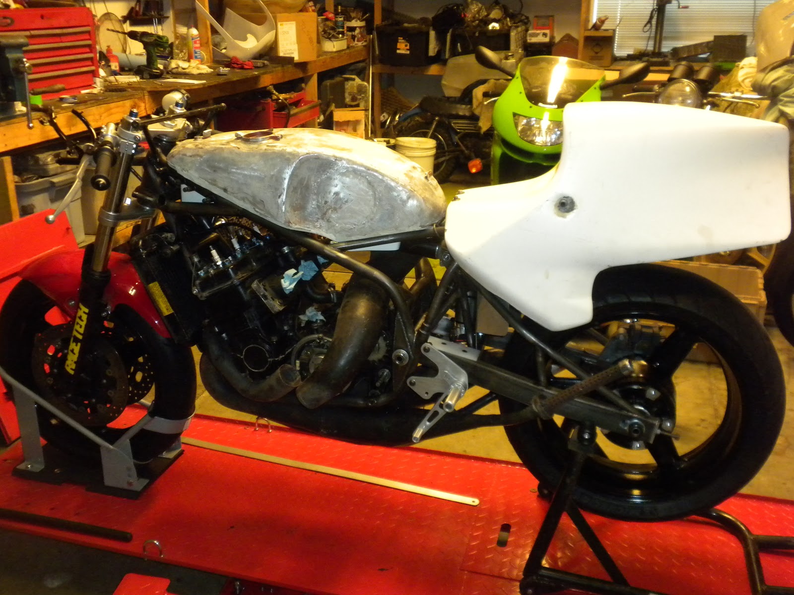 CMR Racing Products Inc.: New CMR Projects in 2012 - CMR Yamaha TZ750