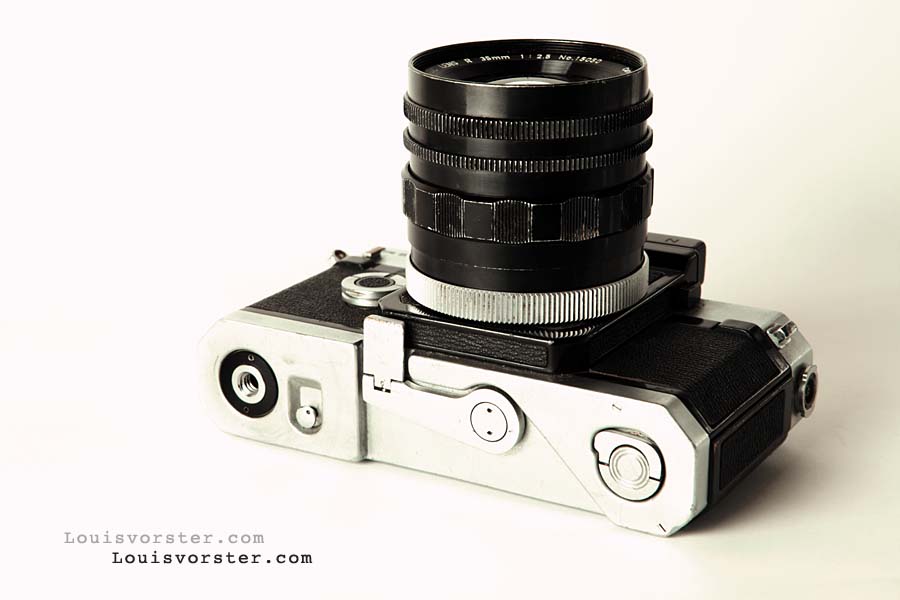 Camera Classics: Canonflex R2000 1960