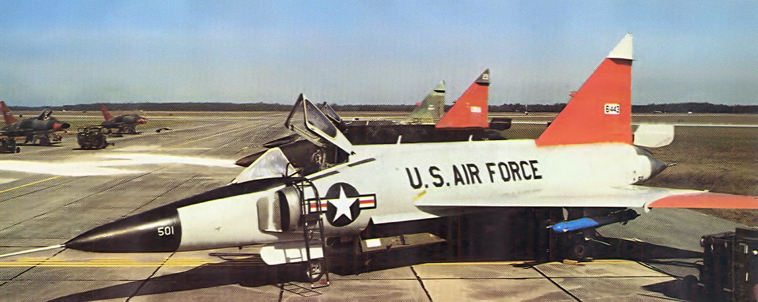 Le Convair (Model 8) F-102A "Delta Dagger"