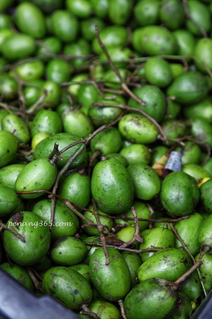Six unique and exotic fruits you can find in Chowrasta Market, Penang ...