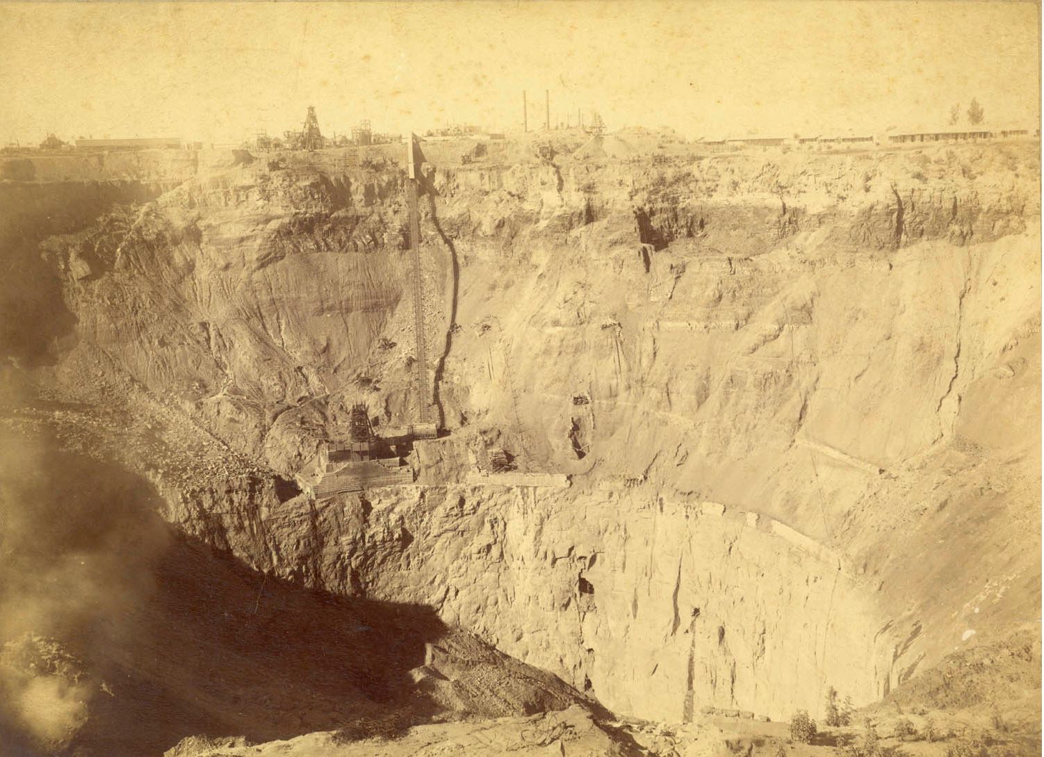 Early Photographs Reveal Daily Life at the Kimberley Diamond Mine in ...