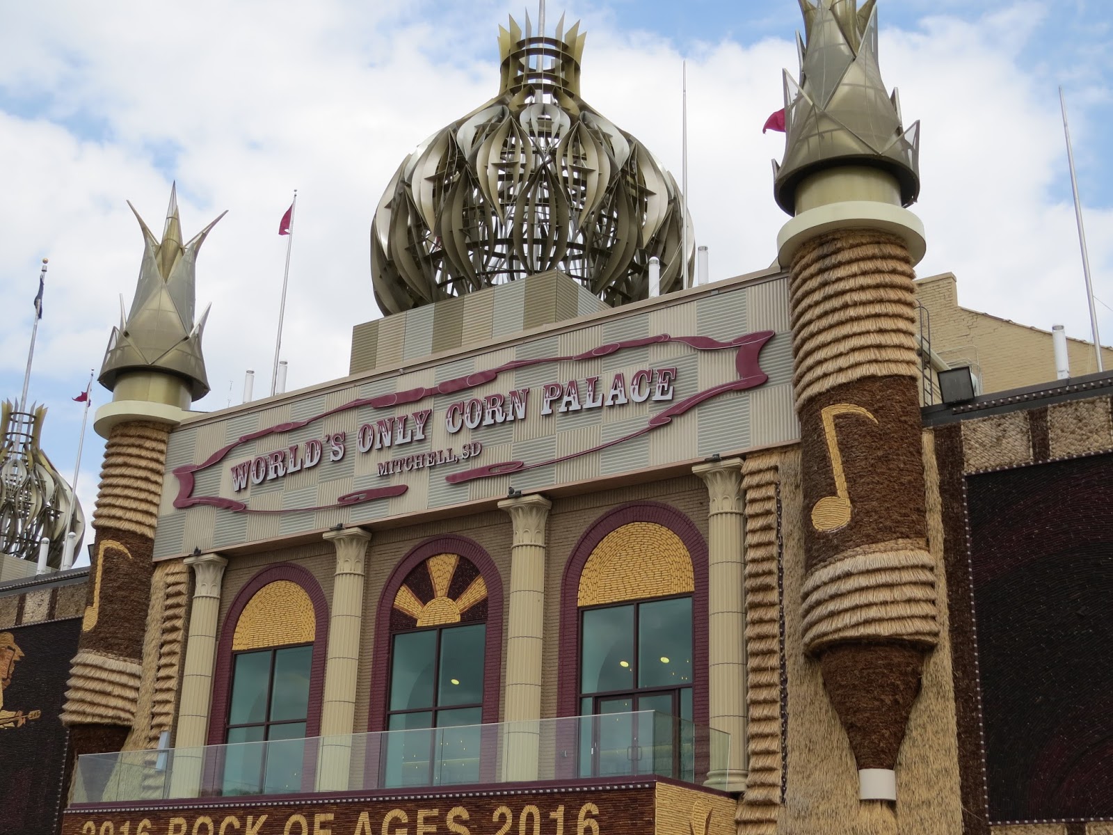 TRAVELS WITH BILL: Corn Palace, Mitchell, SD: May 22, 2016