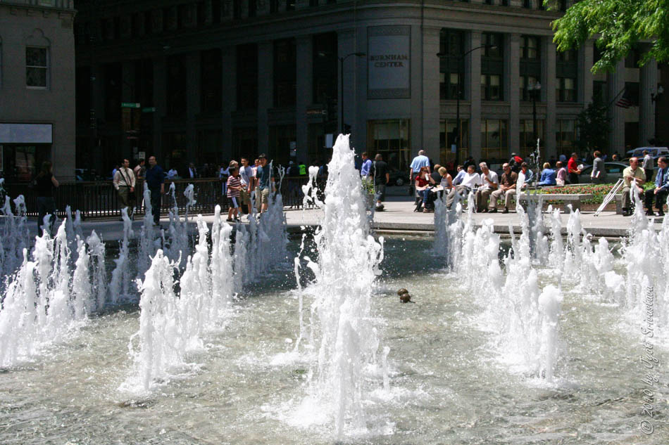 Public Art in Chicago: Daley Plaza: Fountain..