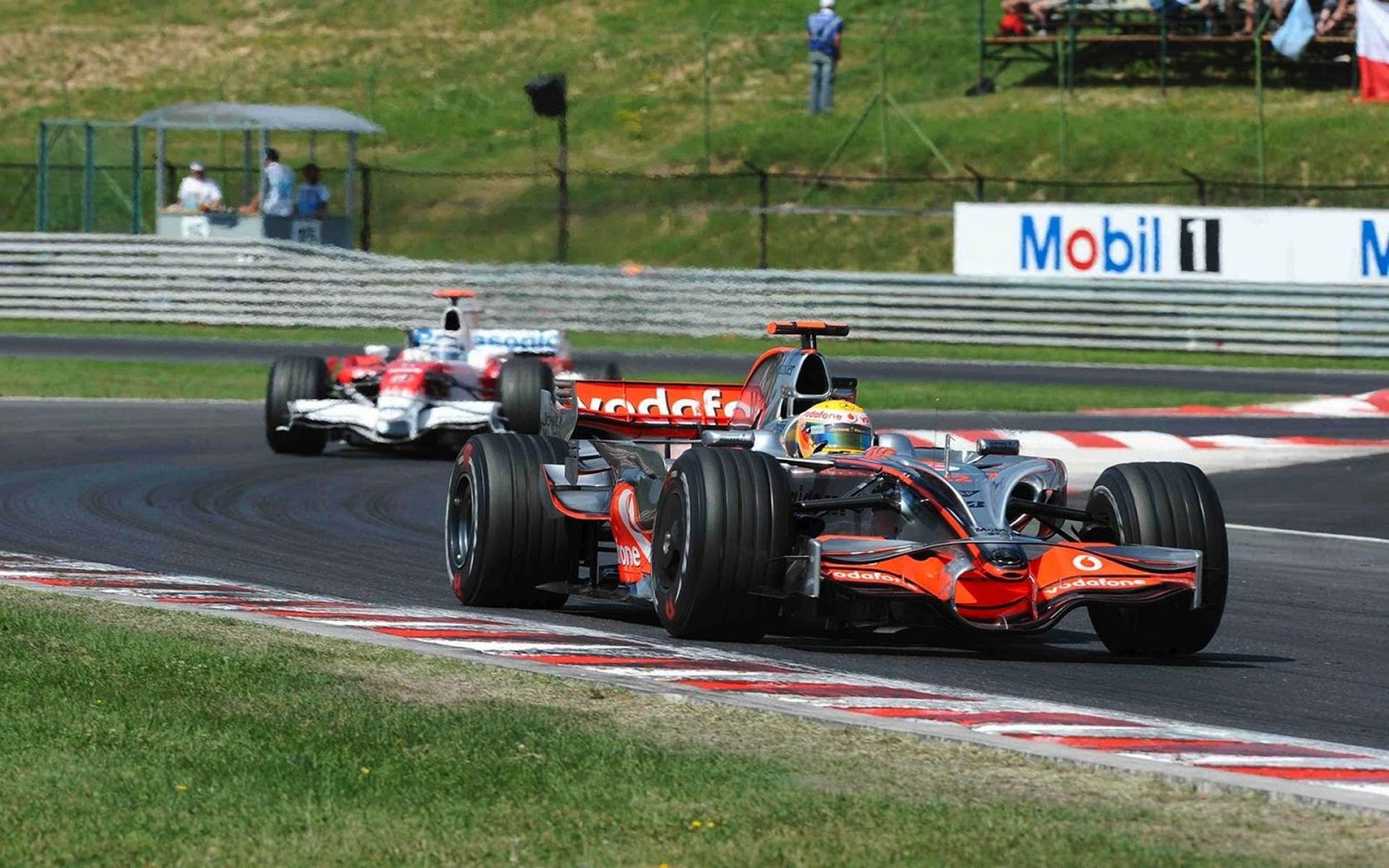 Wallpapers of beautiful cars: Formula One Wallpapers