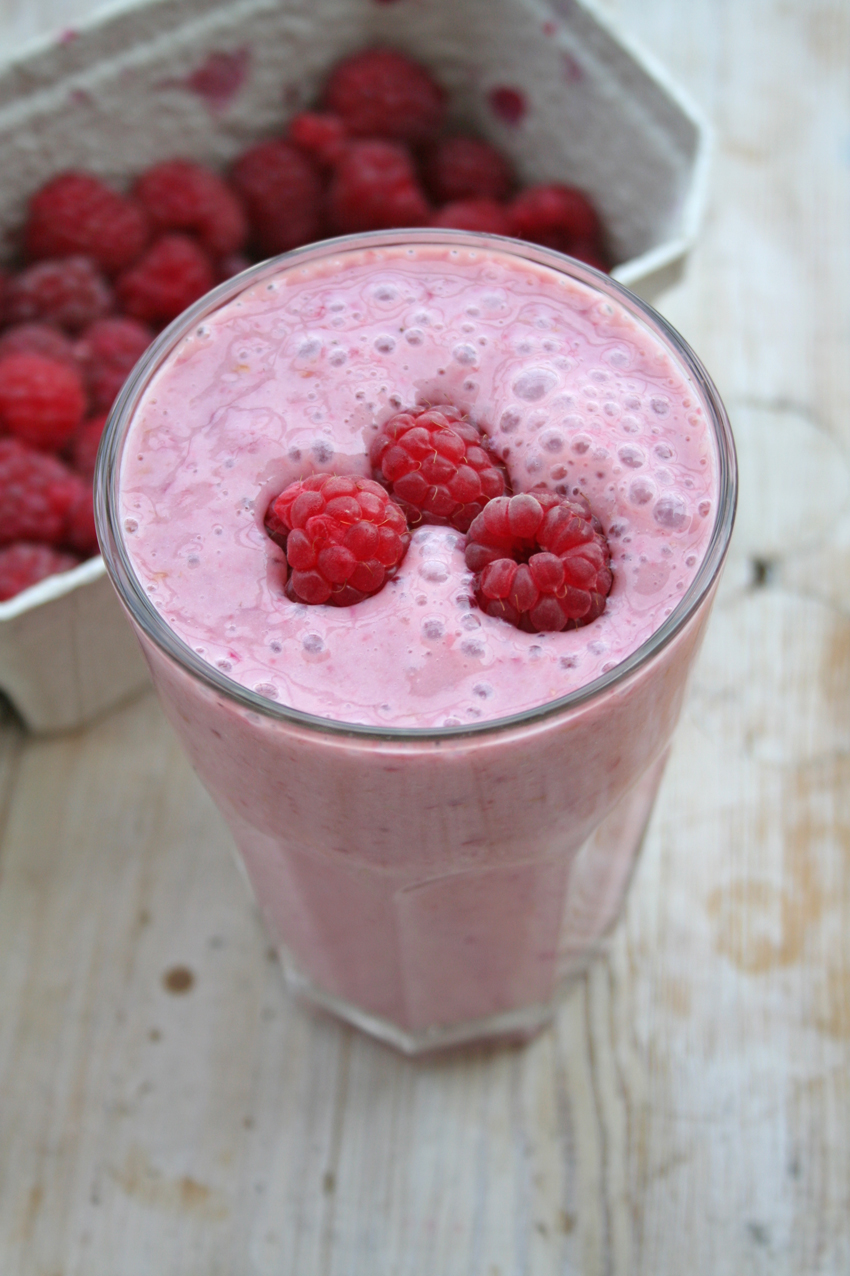 WEGAŃSKI KOKTAJL MALINOWY | Wegan Nerd - roślinne gotowanie