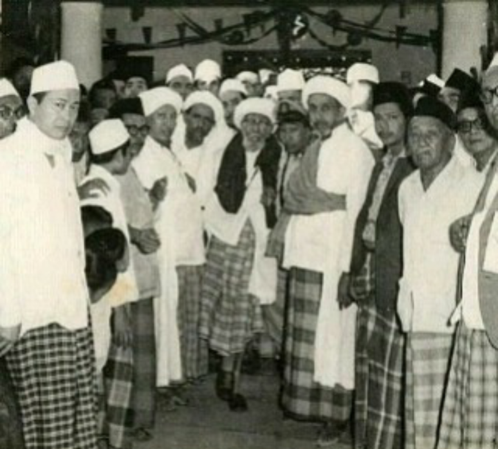 Kisah Teladan Al-Habib Ali bin Abdurrahman Al- Habsyi Kwitang - Majelis ...