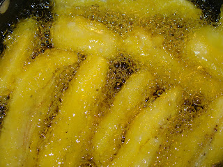 Healthykitchen: Ethakka Appam / Pazham Pori / Banana Fritters/Boli