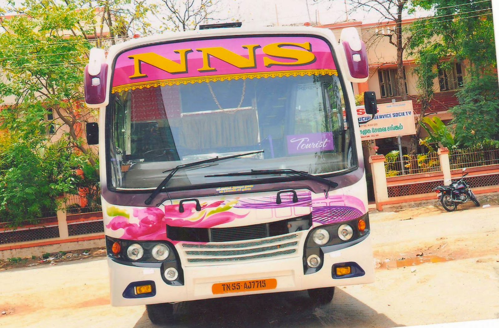NNS BUS