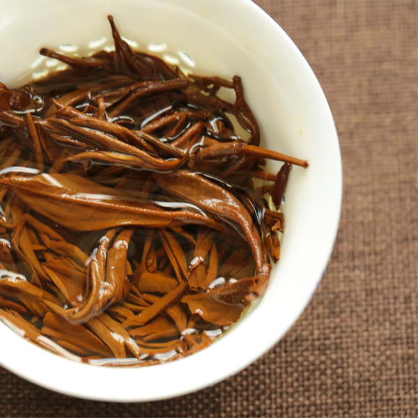 Coral Qiu Tea: Wild black tea