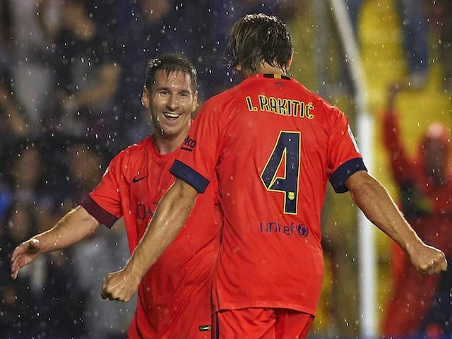 The Legend Lionel Messi: Messi .. Barcelona "Santa Claus"