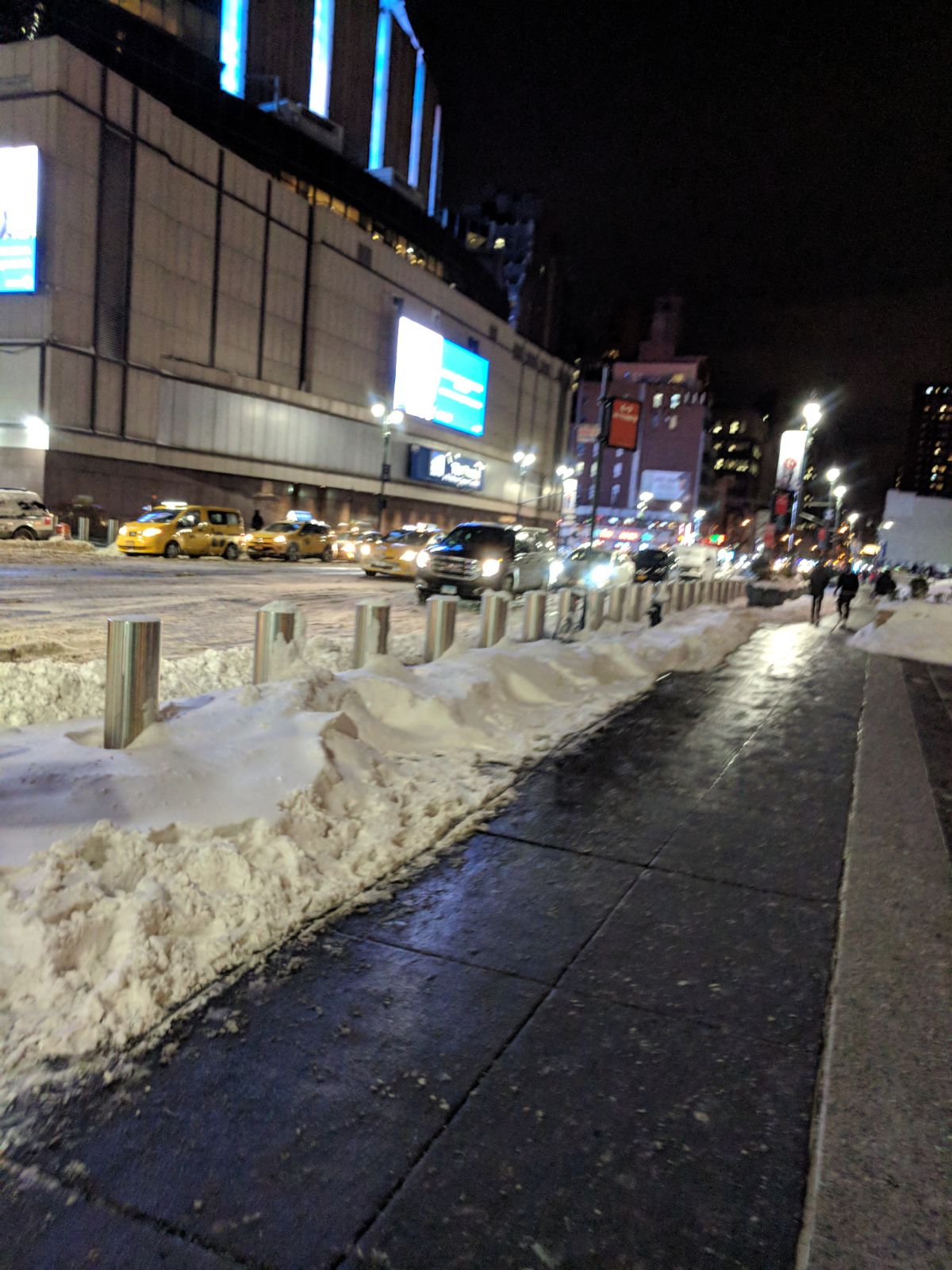 CHINAR SHADE : SNOW FALL IN MANHATTAN NEW YORK..JANUARY 2018