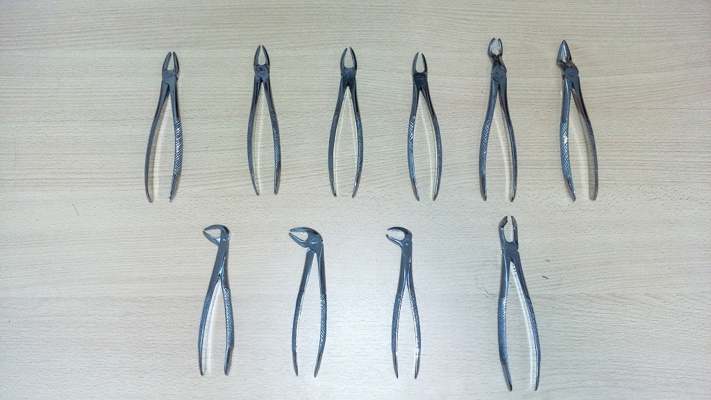 . HOSPITAL DE ITATÍ .: ENTREGA DE FÓRCEPS DENTALES PARA EL CAPS DE ...