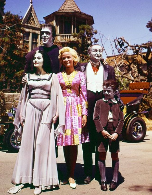 1313 Mockingbird Lane: 38 Amazing Vintage Photos From "The Munsters" TV ...