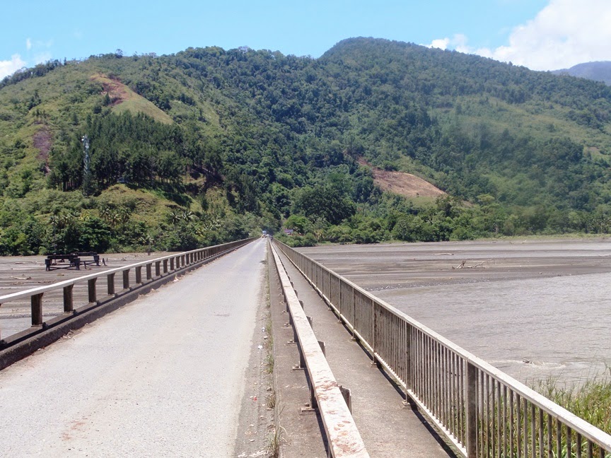 Malum Nalu: Morobe feelings: Markham River Bridge