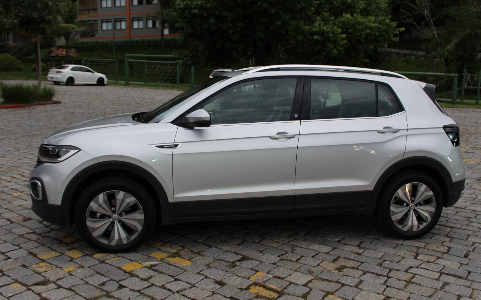 Volkswagen T-Cross 250 TSI: impressões ao dirigir - vídeo