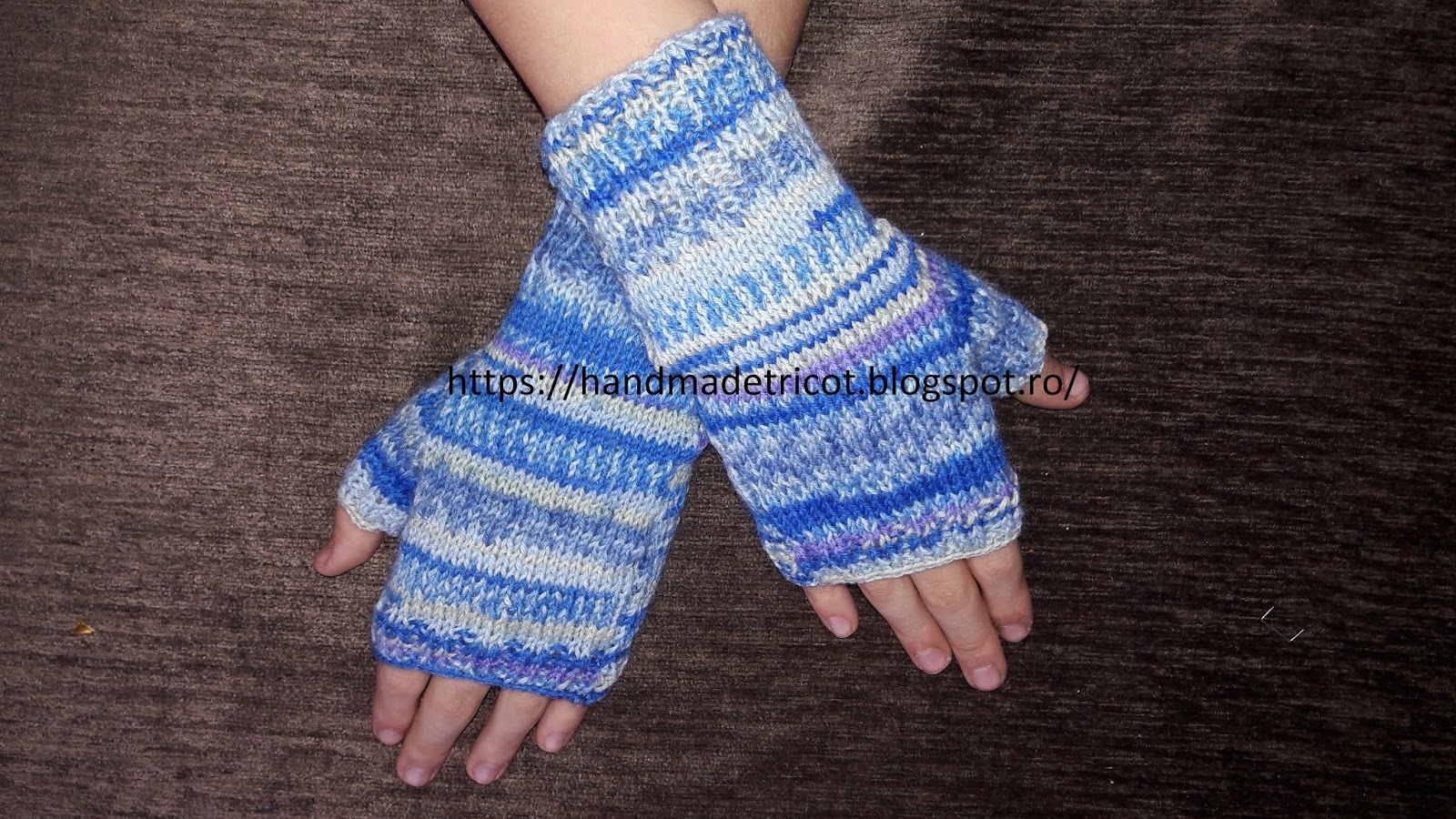 Handmade tricotaje: Set fular si manusi fara degete