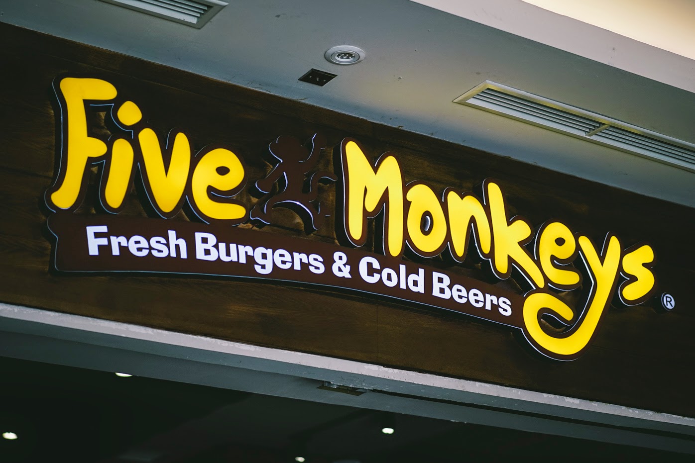 FIVE MONKEYS BURGER FOOD CENTRUM - SUNTER - eatandtreats - Indonesian ...