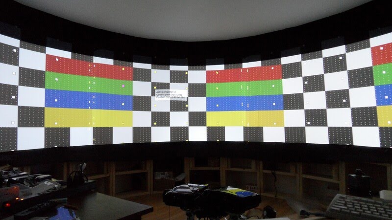 ElephantAir 737 Flight Simulator: Projectors