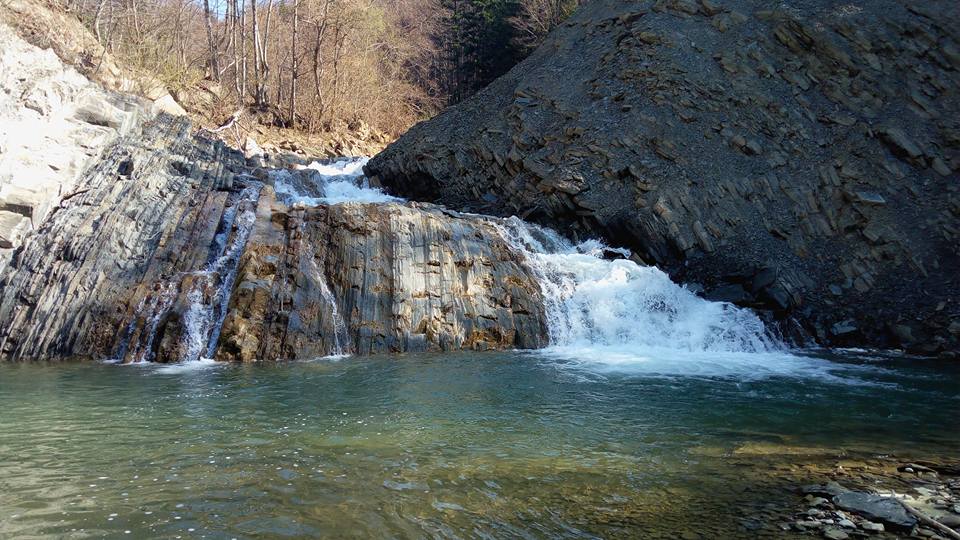 romaniape2roti: Maneciu- cascada Schinda - Maneciu