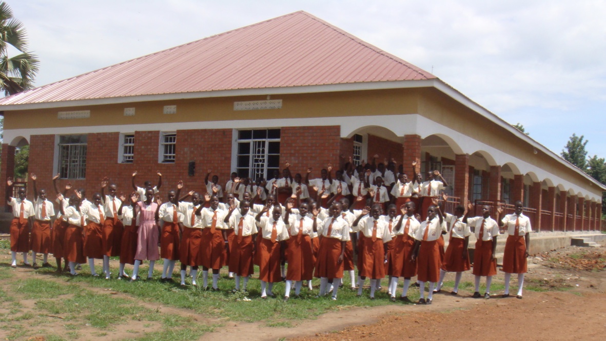 Helping Uganda Schools: April 2016