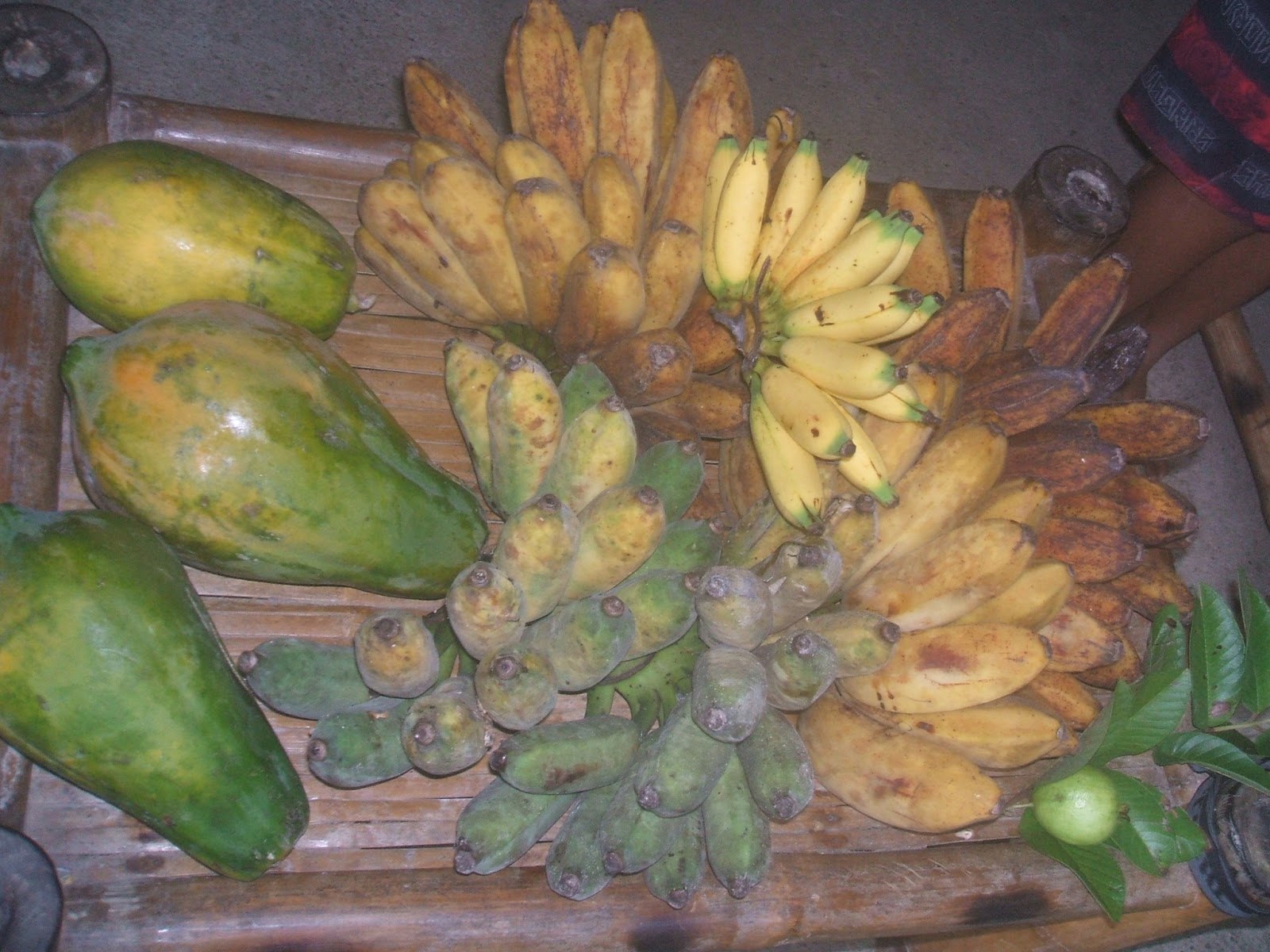 TIDBITS AND PIECES: FILIPINO FOOD (Pagkaing Pinoy)