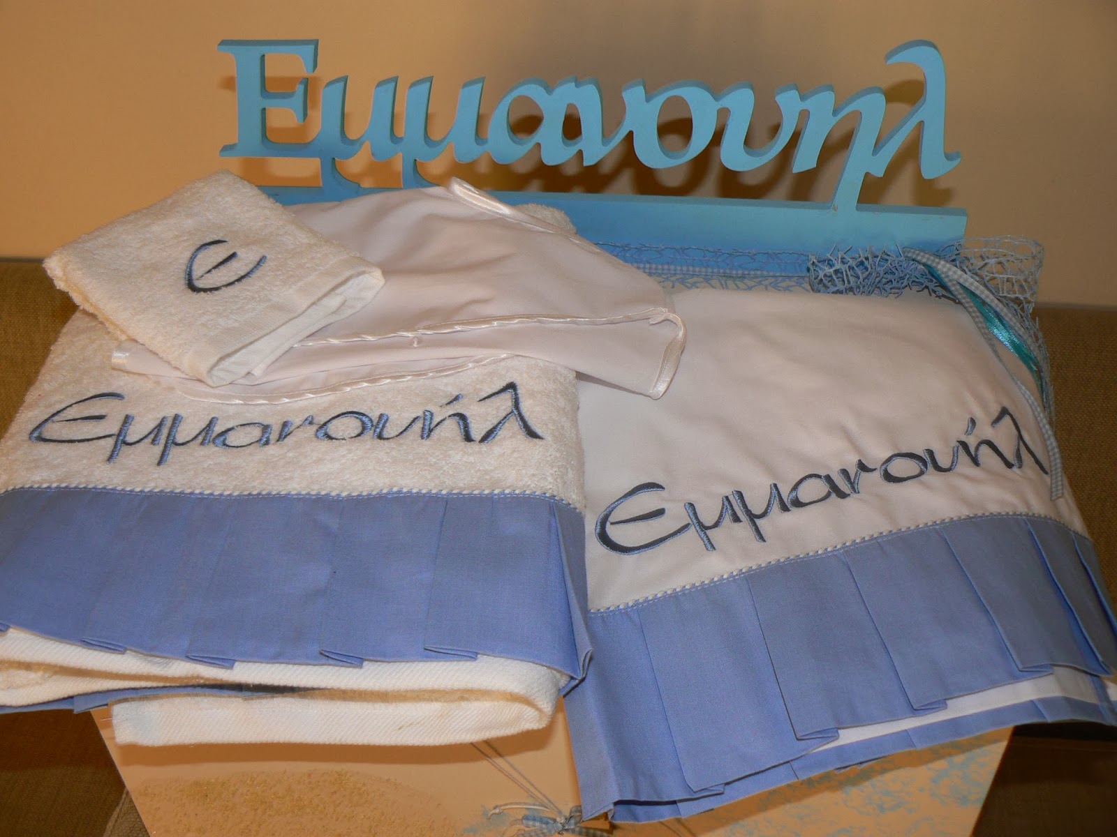 bliblikia: ΞΥΛΙΝΟ ΑΛΟΓΑΚΙ!!!! ΠΡΟΣΚΛΗΣΗ,ΜΠΟΜΠΟΝΙΕΡΑ ΒΑΠΤΙΣΗΣ, ΚΟΥΤΙ ...