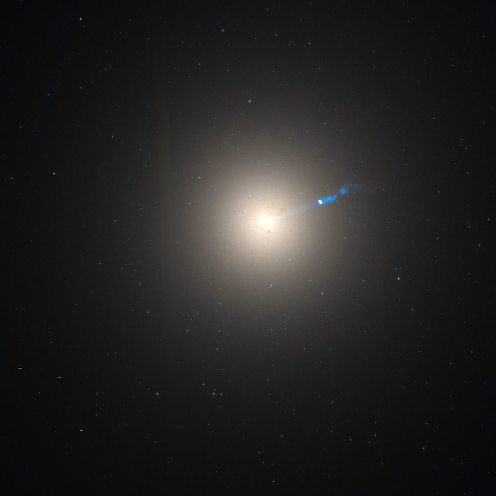 El desagüe de Messier 87