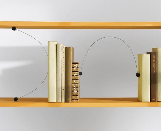 Tía Witty: Alien Bookends