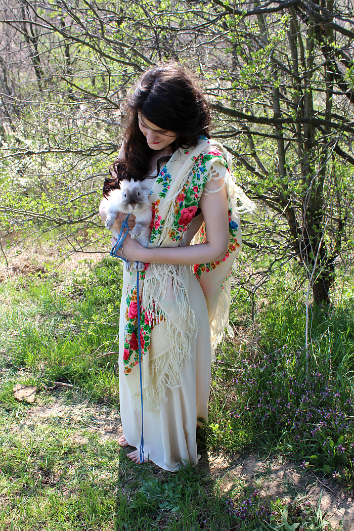 Pop Culture And Fashion Magic: About wearing scarves and pet rabbits