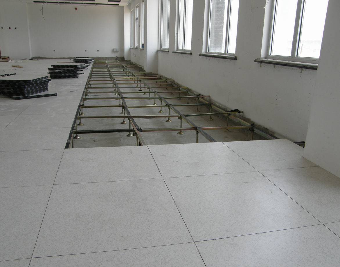 Team kami sangat berpengalaman dalam bidang raised floor, untuk ...