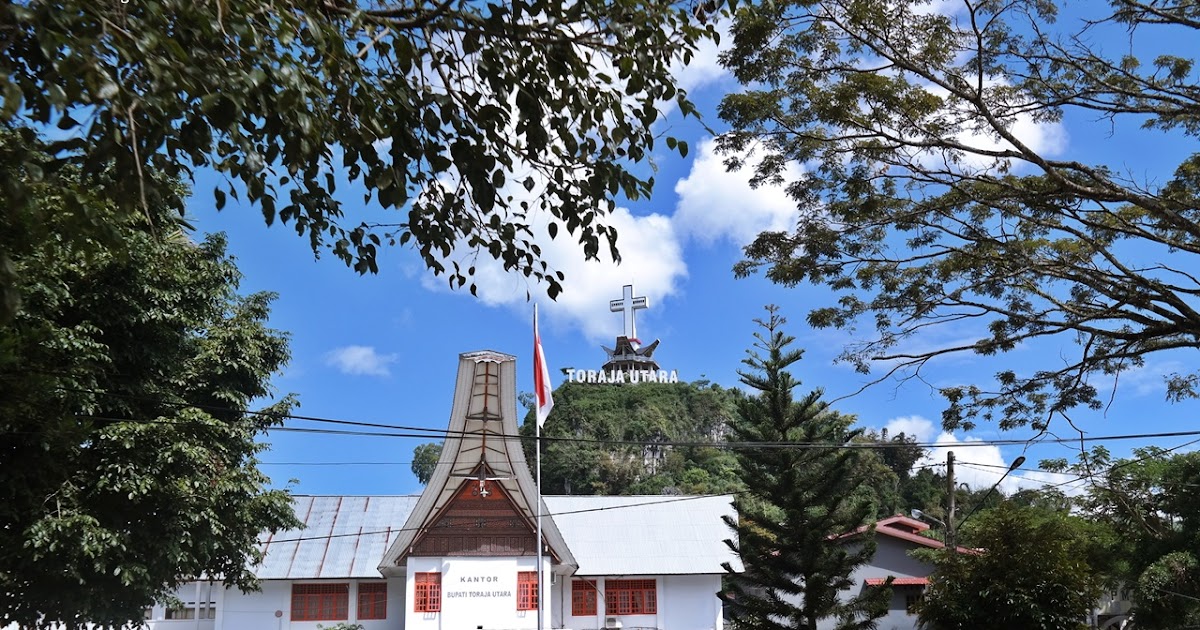 TravelScape Engineer: Panorama Kota Rantepao dari Puncak Bukit Singki ...