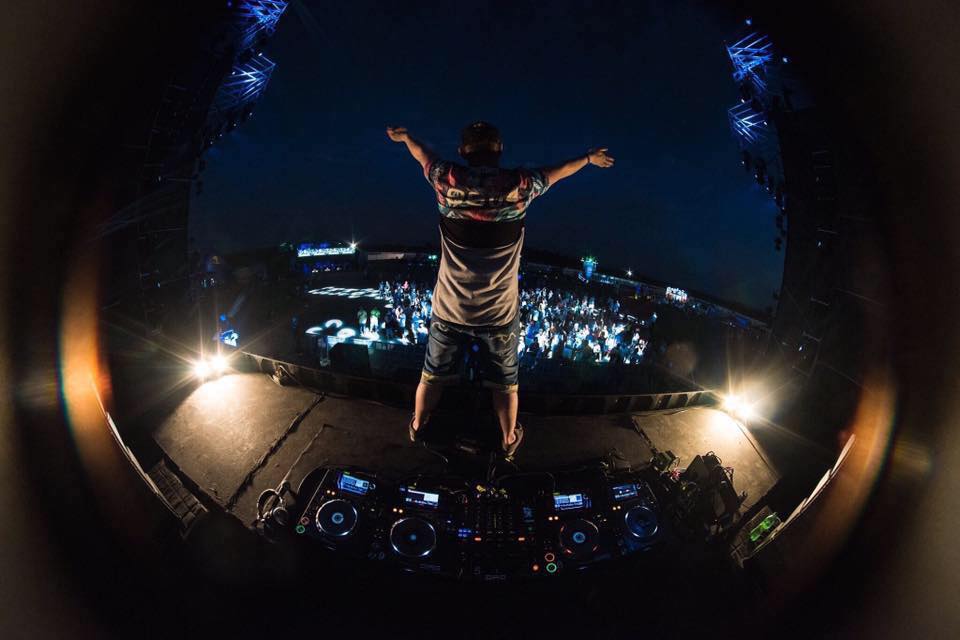 Dj Miller obtiene el liderazgo del #BeatTop40 con "Chemicals" y debuta ...